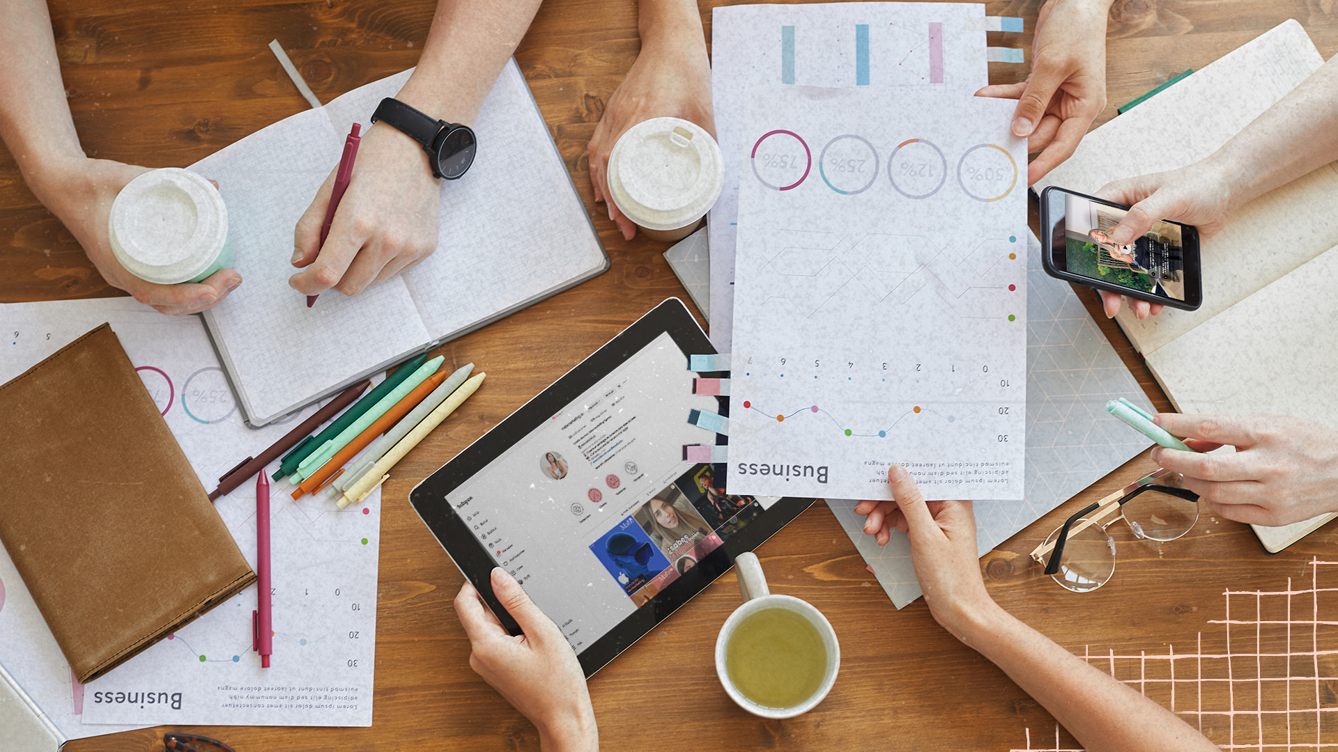 Contáctanos: Construyamos Juntos • Mate Marketing Agency